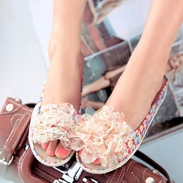 Handmade Floral Lace Flower Sandals/slippers on Luulla